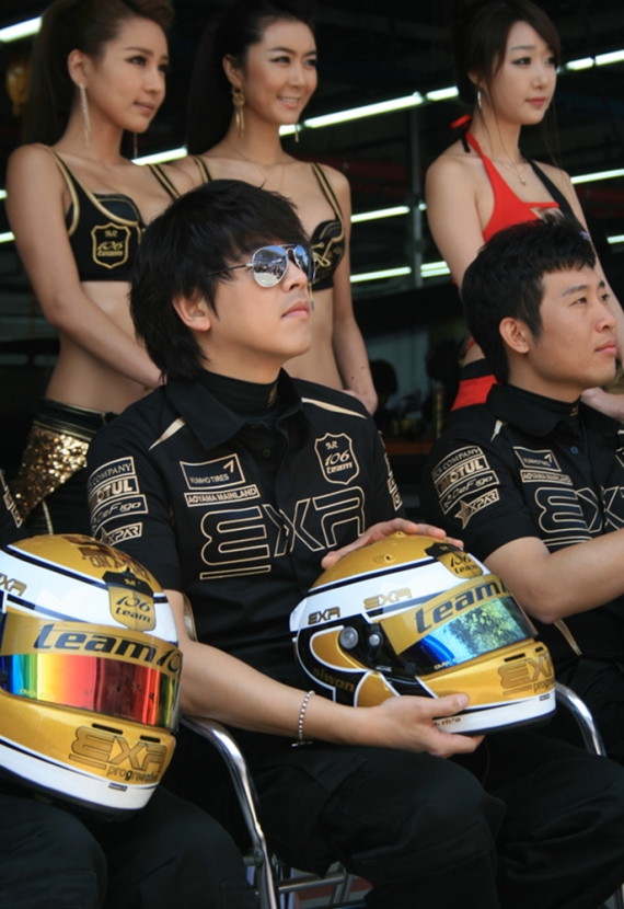 [신상품] EXR, 레이싱팀 'EXR Team106' 날렵함 강조한 새 유니폼 선보여