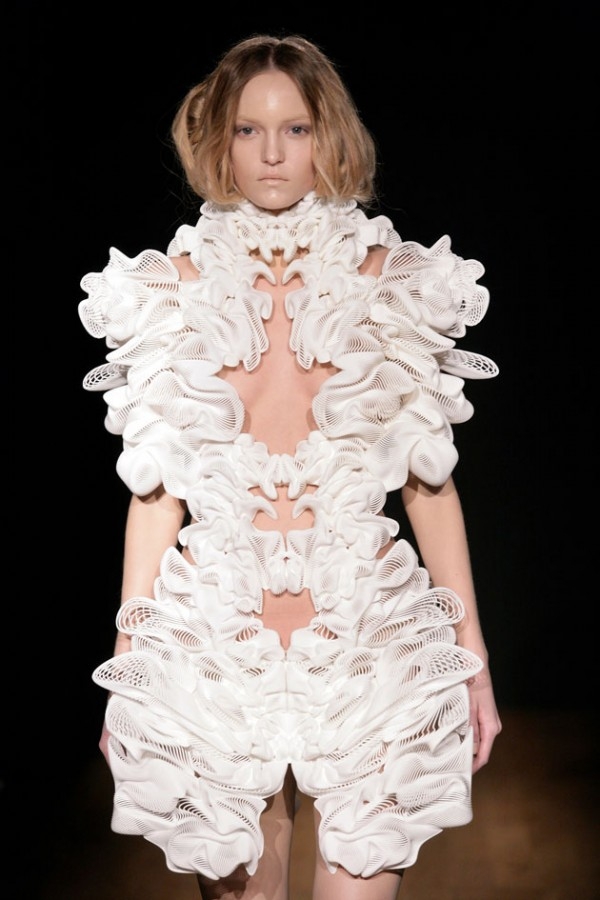 [3D프린팅 만난 패션계-下] 걸음마 뗀 3D프린팅 패션, 성장 가능성 높다