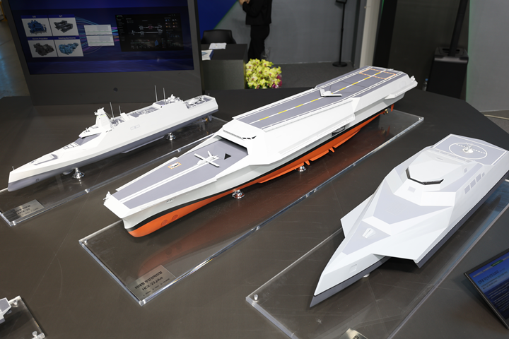 [뉴스 속 무기] HD현대중공업이 ‘MADEX 2025’에서 선보인 미래형 무인 함정들